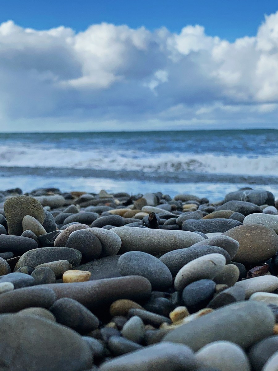 pebbles: getting free from whatever weighs you down – Words of Joy